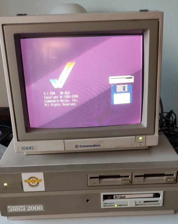 Amiga 2000 mit Commodore Monitor 1084S (Gebraucht) in Basel für CHF 681 ...