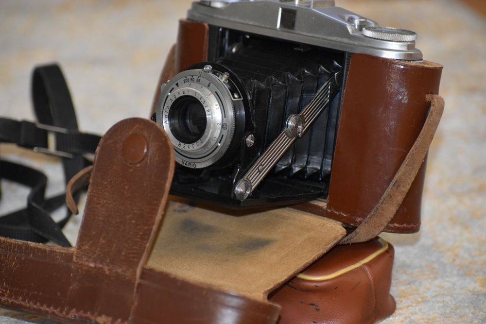 Antike Fotoapparate (Gebraucht) in Kollbrunn für CHF 100 – mit ...
