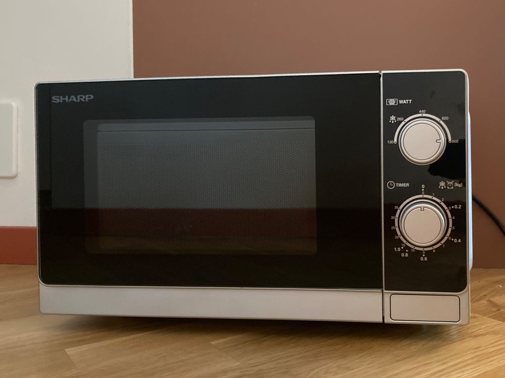 Mikrowelle Sharp (Gebraucht) in Zürich für CHF 20 – nur Abholung auf Ricardo kaufen