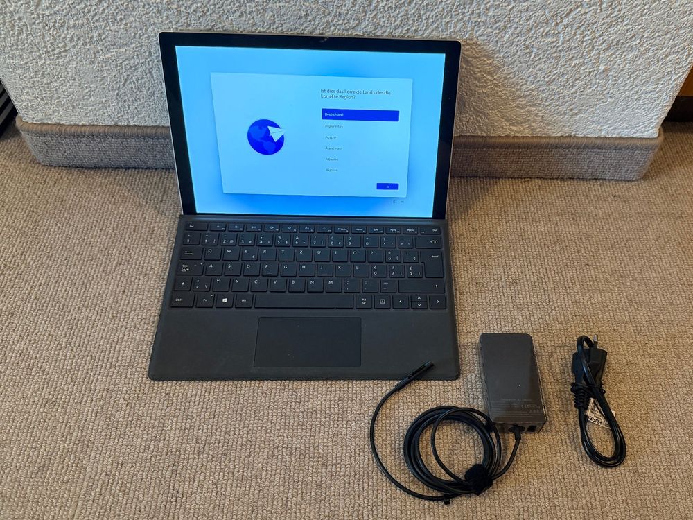 Surface Pro 5 LTE | i5 | 8GB RAM | 256GB SSD | Win 11 Pro (Gebraucht ...