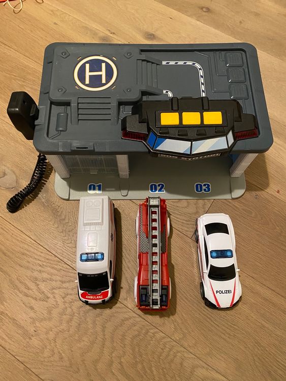 SOS station with 3 vehicles / Station mit 3 Autos | Kaufen auf Ricardo
