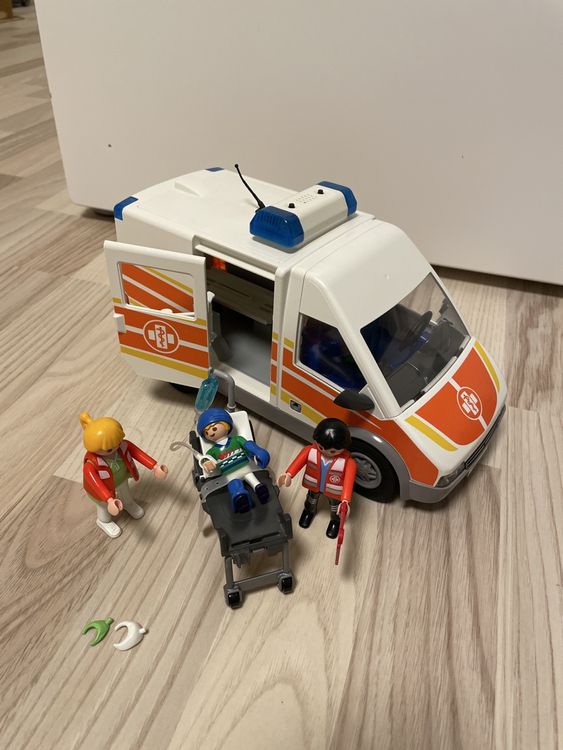 Playmobil Krankenwagen 6685 (Gebraucht) in Uznach für CHF 22 – mit ...