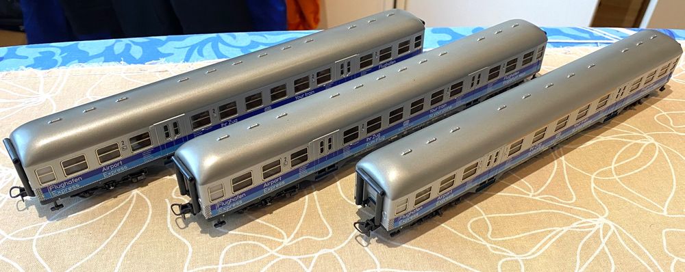 Wagen aus Märklin H0 2856 DB Airport Express N-Wagen Silber | Kaufen ...