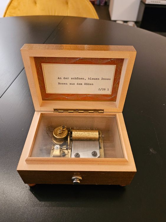 Cuendet Switzerland Music Box (Gebraucht) in Dietikon für CHF 37 – mit ...