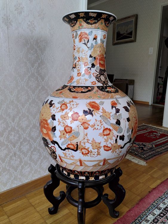 Chinesische Porzellanvase mit Holz Sockel | Kaufen auf Ricardo
