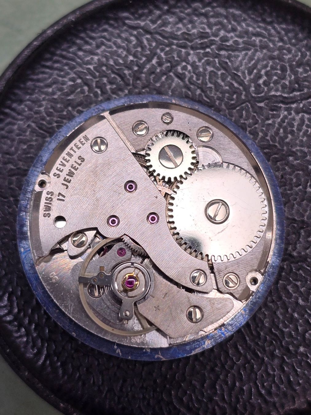 Mouvement FHF 984 (Défectueux) à Tramelan pour CHF 10 – avec livraison ...