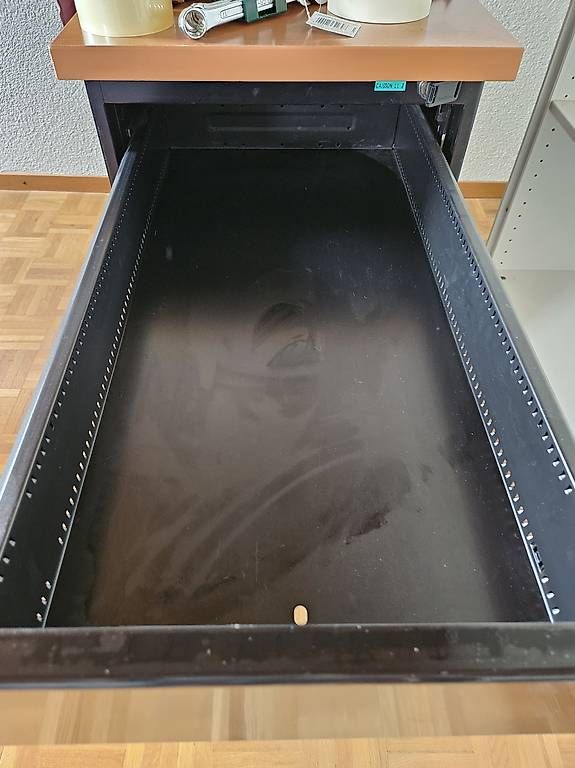 Caisson de bureau à tiroirs / Office drawer cabinet (Gebraucht) in ...