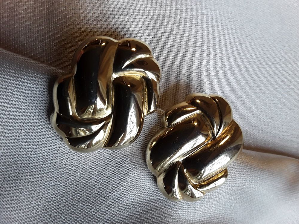 Vintage schicke goldige Ohrclips 70er Jahre (Gebraucht) in Zürich für CHF 17 – mit Lieferung auf ...