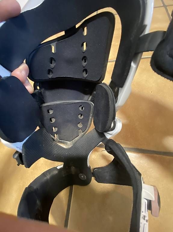 Knie-Orthese Astrix (Gebraucht) in Villnachern für CHF 60 – nur ...