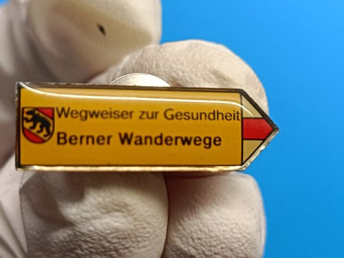 Pin Berner Wanderwege Wegweiser zur Gesundheit - Box 44 (Gebraucht) in ...
