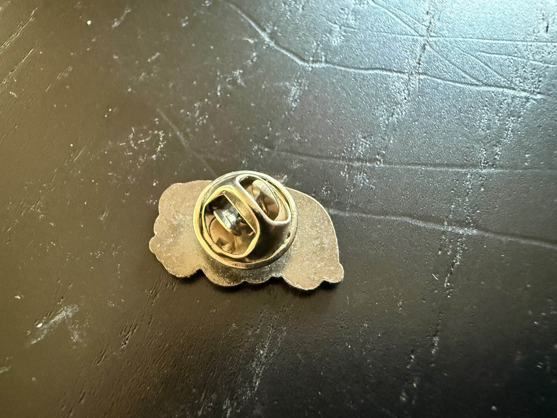 Vintage PTT-Bus Pin / Anstecker, lustiges Design, Top! (Gebraucht) in Erstfeld für CHF 1 – mit ...