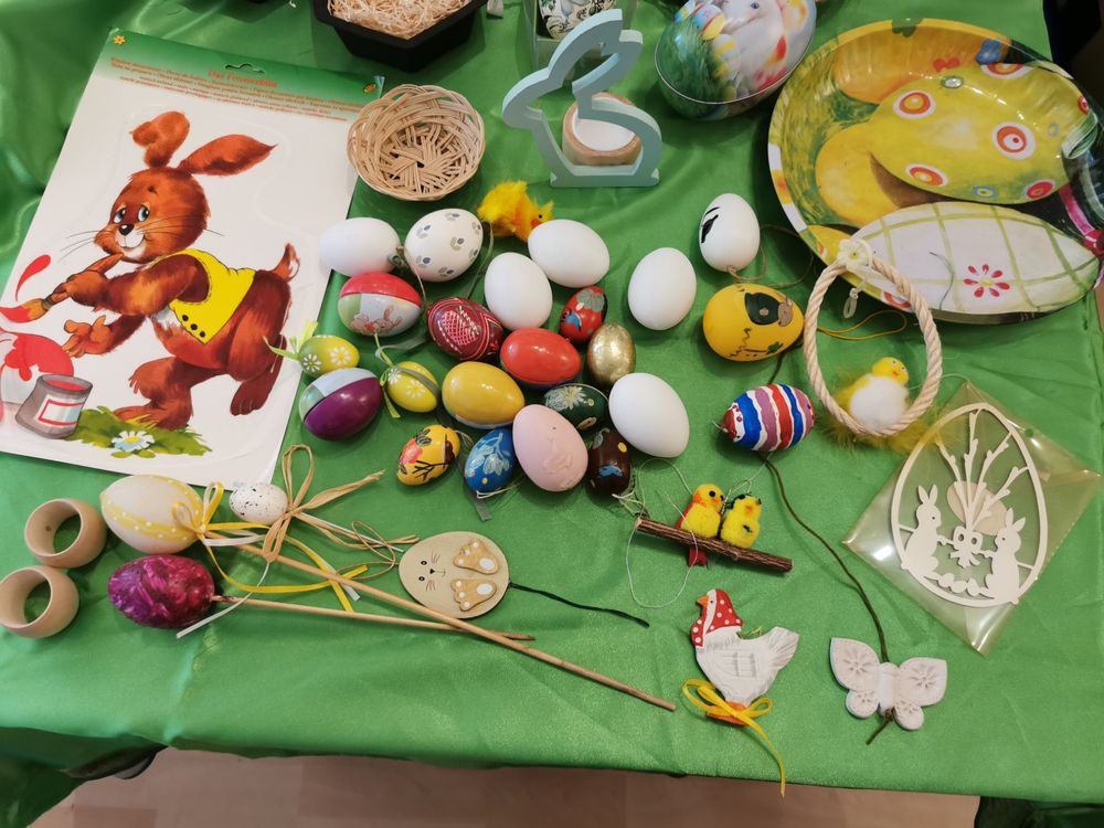Oster set Ostern Deko Körbli Gras Eier Oster Hase ec. (Gebraucht) in ...
