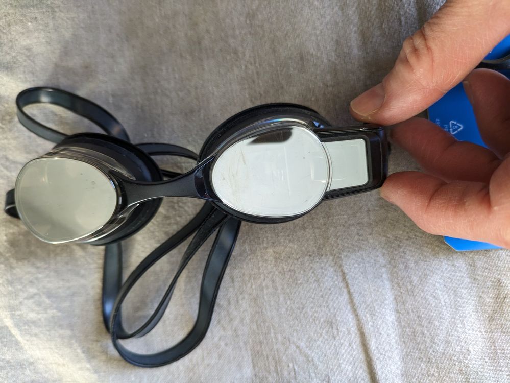 FORM Smart Swim Goggles, Fitness Tracker für das Schwimmen (Gebraucht ...