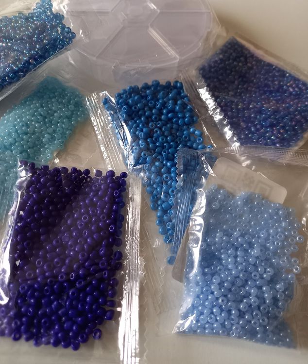 3000 Stk.Rocaille Glas perle (Neu (gemäss Beschreibung)) in Zizers für CHF 7 – mit Lieferung auf ...