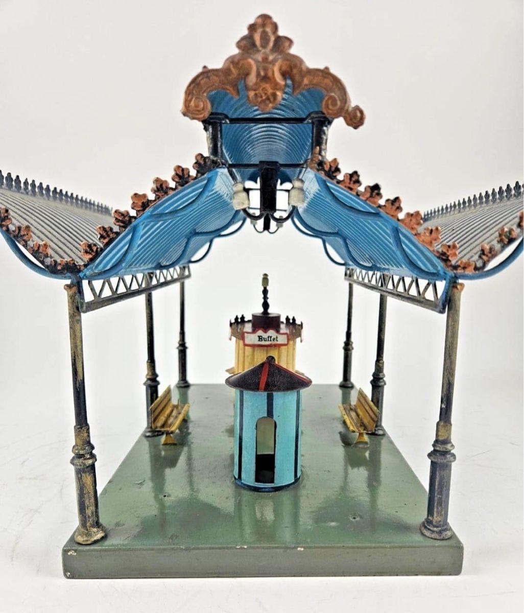 Märklin Bahnsteig No 2044 Schwalbendach-Halle extrem selten (Gebraucht ...