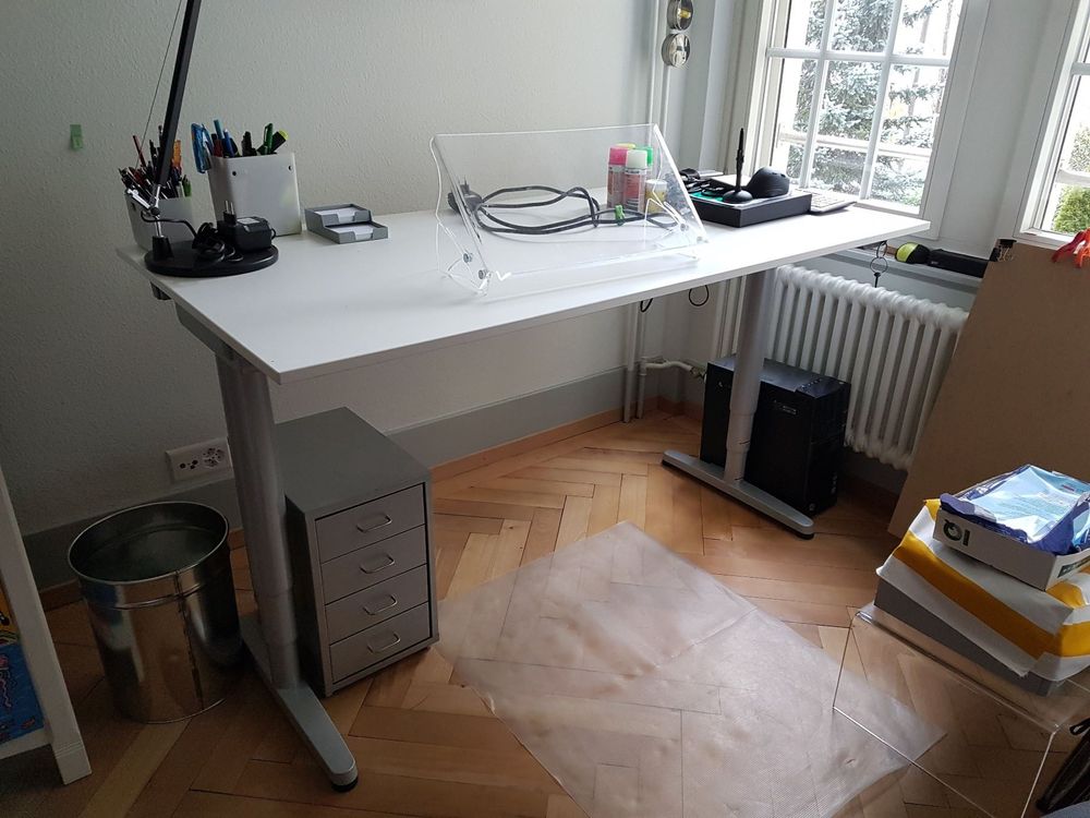 Elektrisch höhenverstellbares Pult | Kaufen auf Ricardo