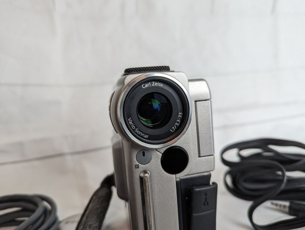 Sony Mini DV Handicam DCR-PC2E mit viel Zubehör (Gebraucht) in Baden ...
