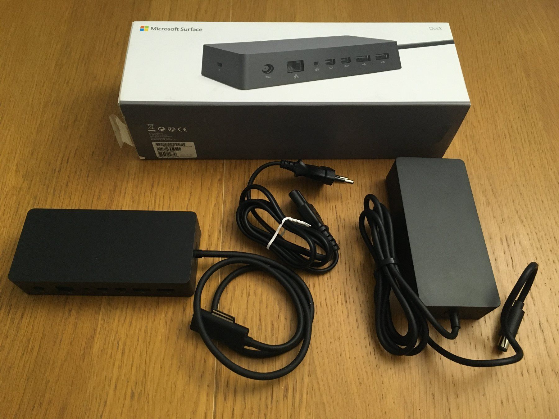 Microsoft Surface Dock 1 (Model 1661) inkl. Netzteil (Gebraucht) in ...