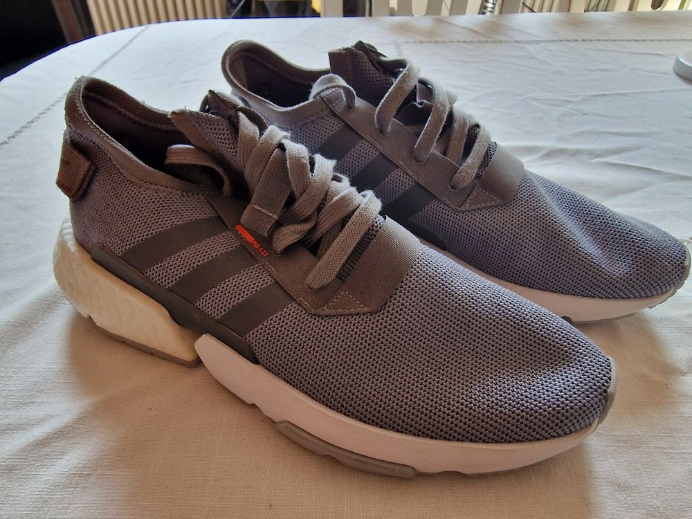 Schuhe von Adidas (Neu (gemäss Beschreibung)) in Bachs für CHF 24 – mit ...