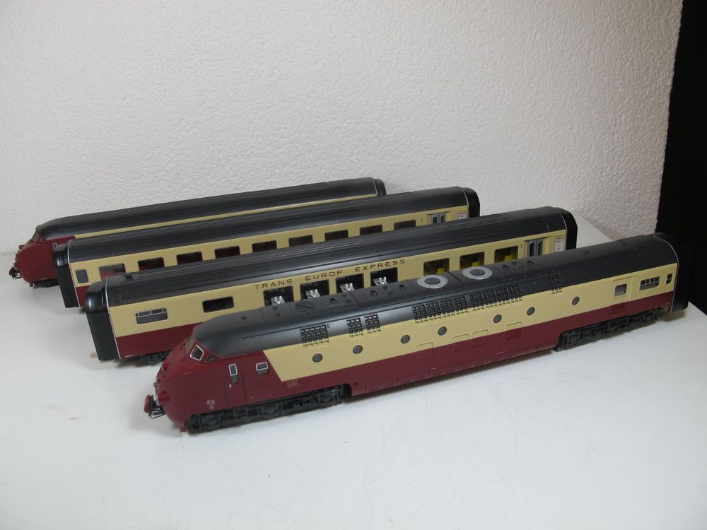 Roco: 63120 TEE Triebzug RAm 501 "Edelweiss" SBB (Gebraucht) in ...