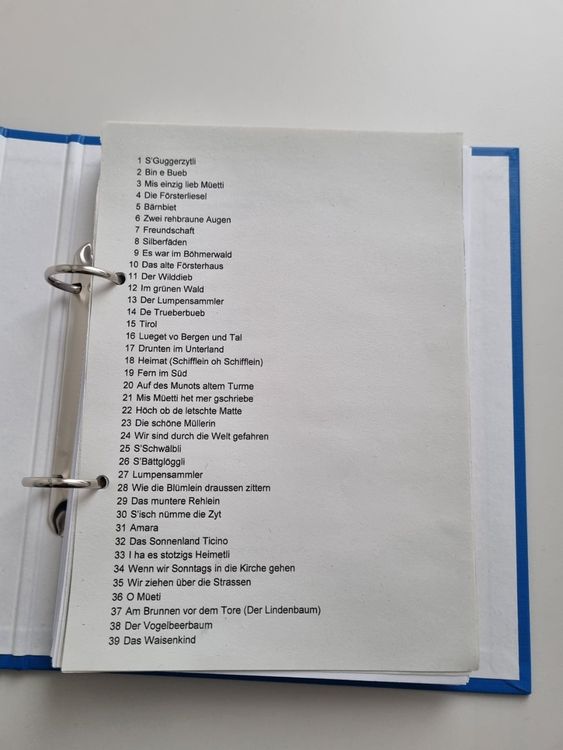 85 Liedertexte zum Singen in Deutsch und Mundart (Gebraucht) in ...