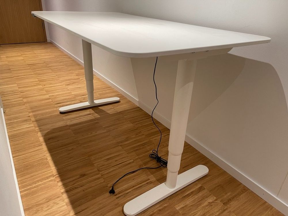 IKEA Schreibtisch Bekant 160 x 80, Höhenverstellbar (Gebraucht) in ...