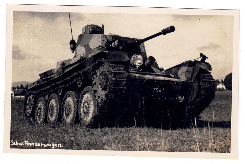 Armée Suisse, Char , Panzerwagen (Gebraucht) in La Tour-de-Peilz für ...