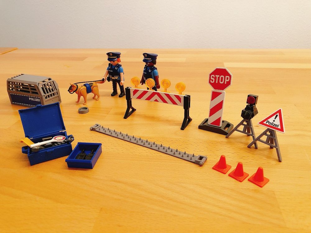 Playmobil City Action / Int. Polizei-Strassensperre (Gebraucht) in ...