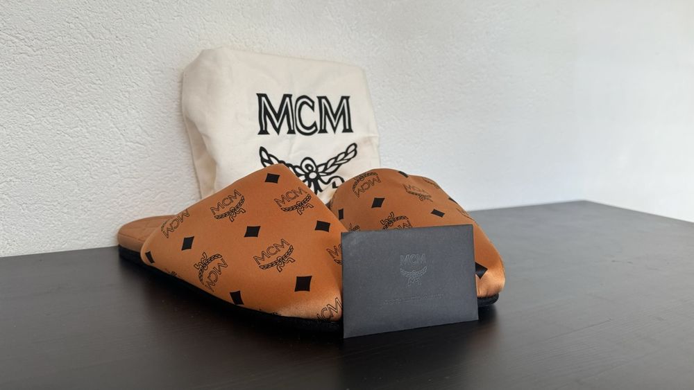 MCM Visetos Logo House Slippers (Neu und originalverpackt) in Zug für ...