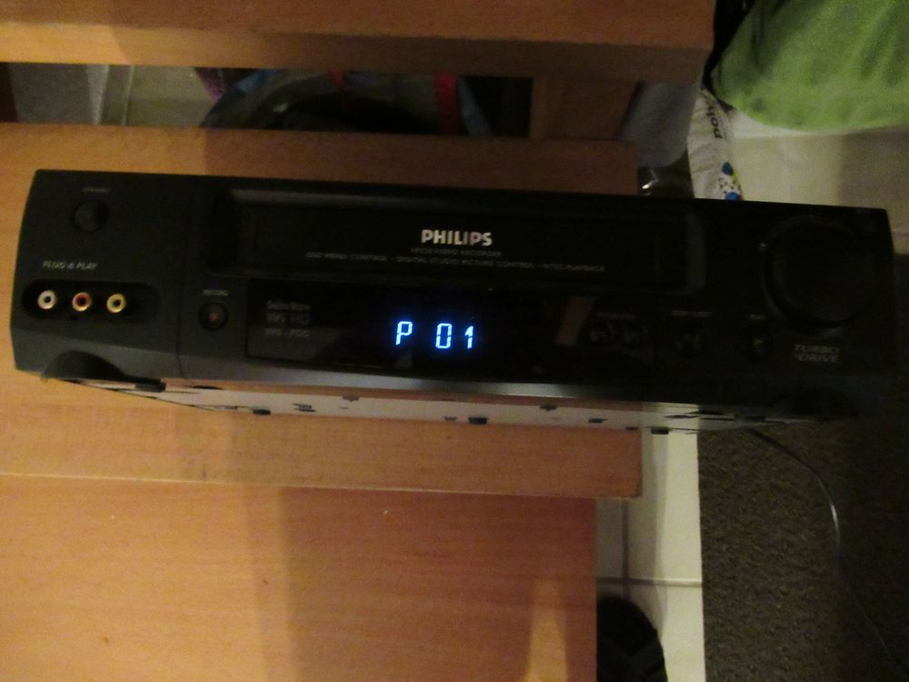 Videorecorder VHS Philips VR 250 mit 5 Videokassetten (Gebraucht) in ...