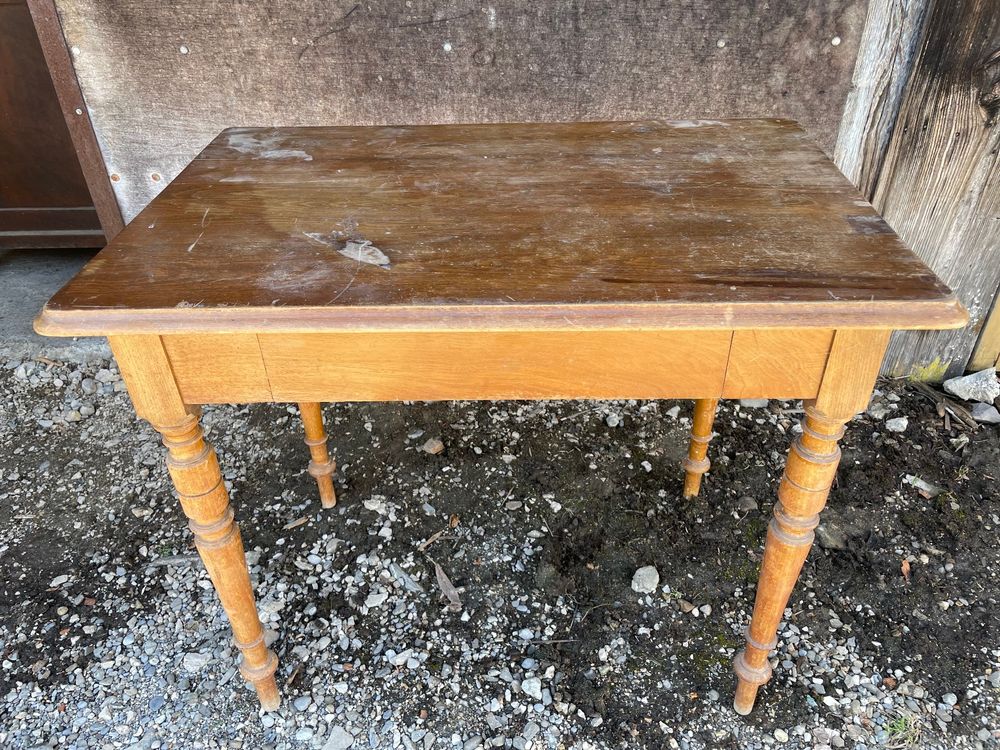 petite table noyé et être a restaurer ou a peindre | Kaufen auf Ricardo