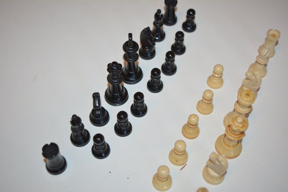 Schach Figur Figuren Schachfigur SET zum Auffüllen Holz (Gebraucht) in ...