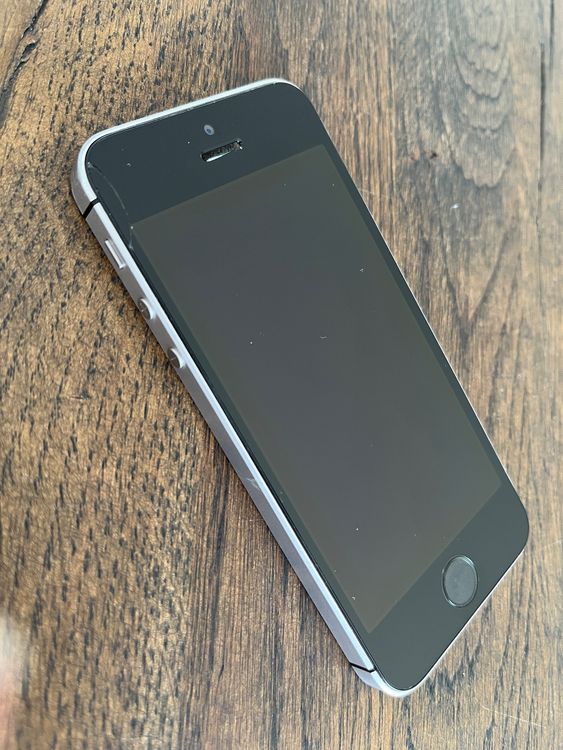 iPhone SE 2. Generation 64 GB schwarz | Kaufen auf Ricardo