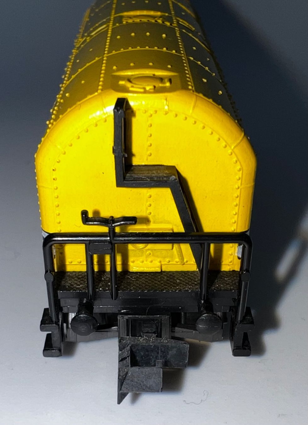 Minitrix , (13591) Shell Heizölwagen (Gebraucht) in Basel für CHF 5 ...
