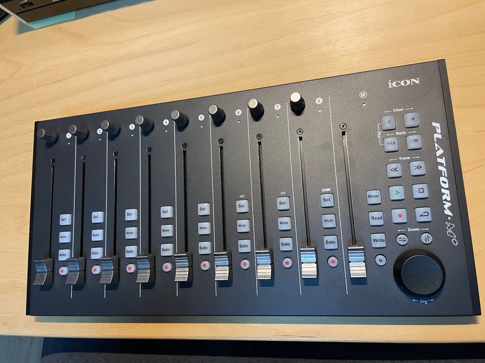 ICON Platform M+ mit Restgarantie bis 18.1.2024 | Kaufen auf Ricardo