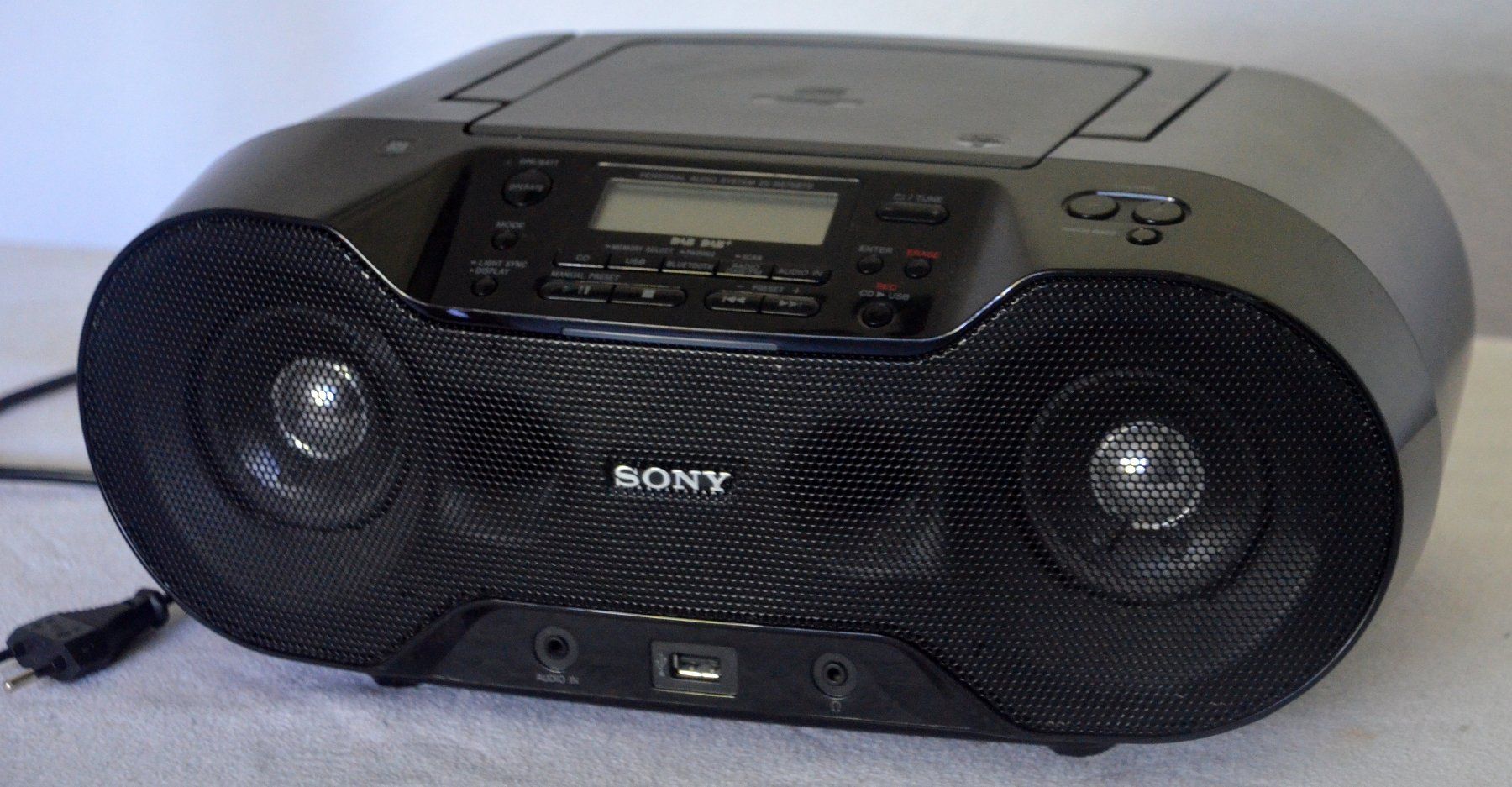 Boombox Sony ZS-RS70BTB CD Radio, USB, Bluetooth, DAB+ (Gebraucht) in Collonges für CHF 60 – mit ...