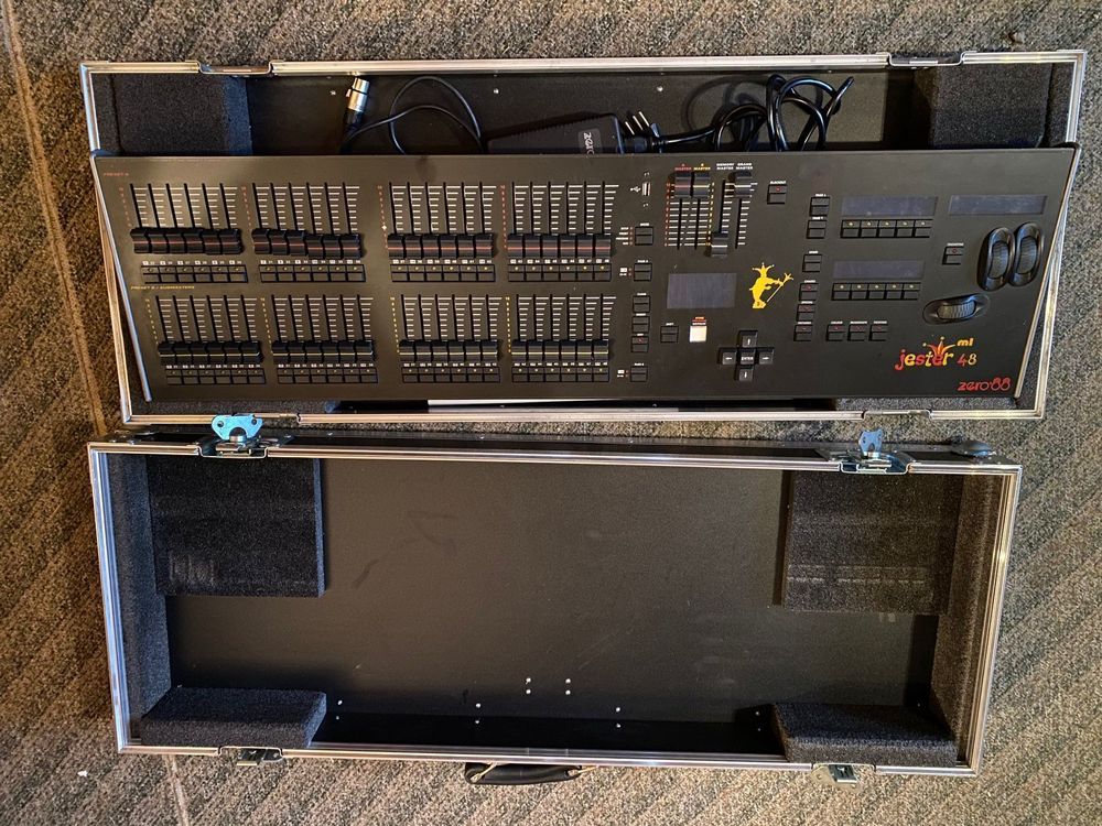 Console d'éclairage Zéro 88 Jester ML 48 (Gebraucht) in Senarclens für ...