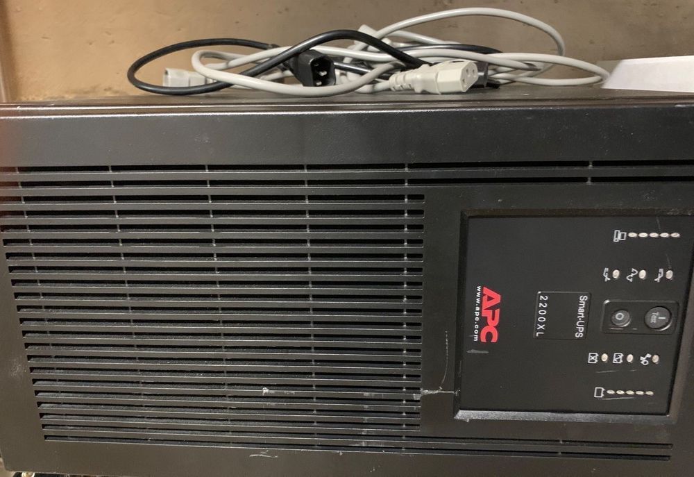 APC Smart UPS 2200 XL | Kaufen auf Ricardo