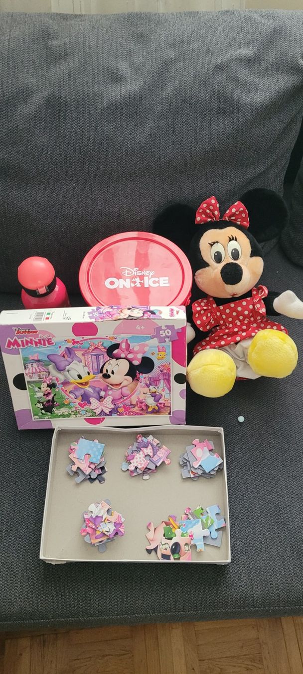Lot juets Minnie ,puzzl,gourd, pelucheuet,boat (Neuf (Voir description ...