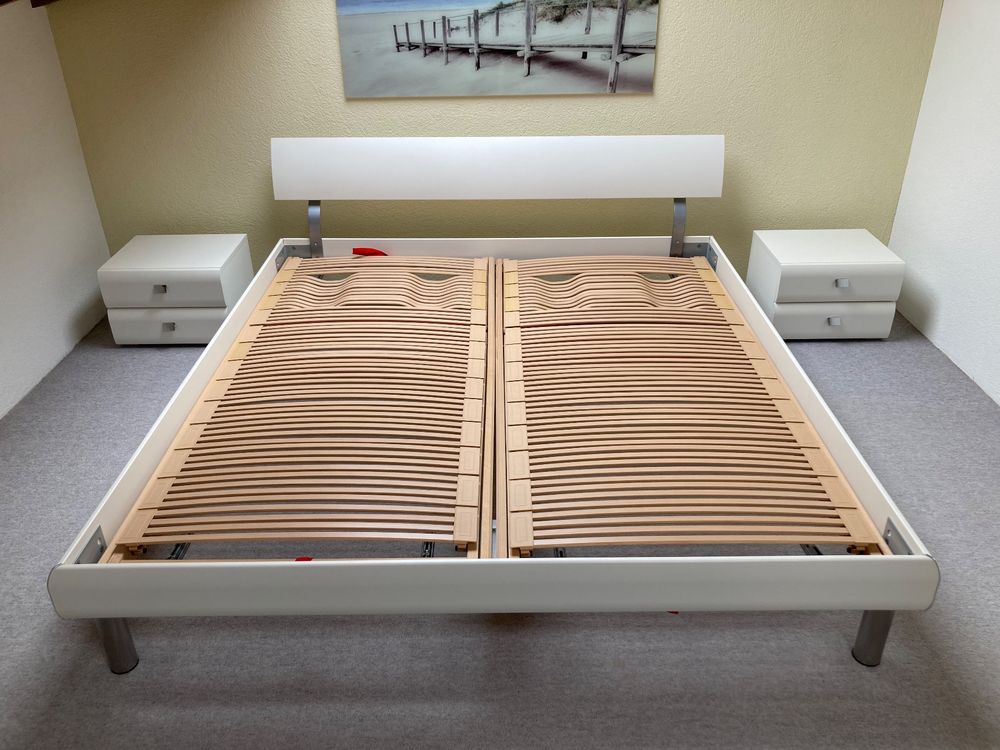 Doppelbett Hasena 180x200 mit Lattenrost und 2 Nachtkommoden (Gebraucht ...