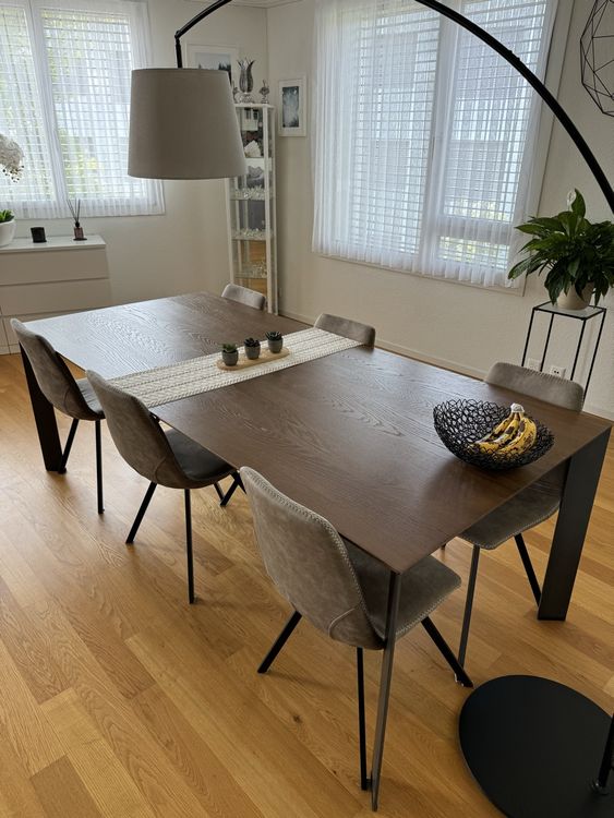 Pfister Esstisch Eiche massiv Metallbeine (NP 2'400.-) (Gebraucht) in Rümlang für CHF 36 – nur ...