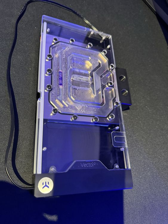 EKWB Vector 2 für Gigabyte RTX 4090 Gaming OC (Gebraucht) in Horgen für ...