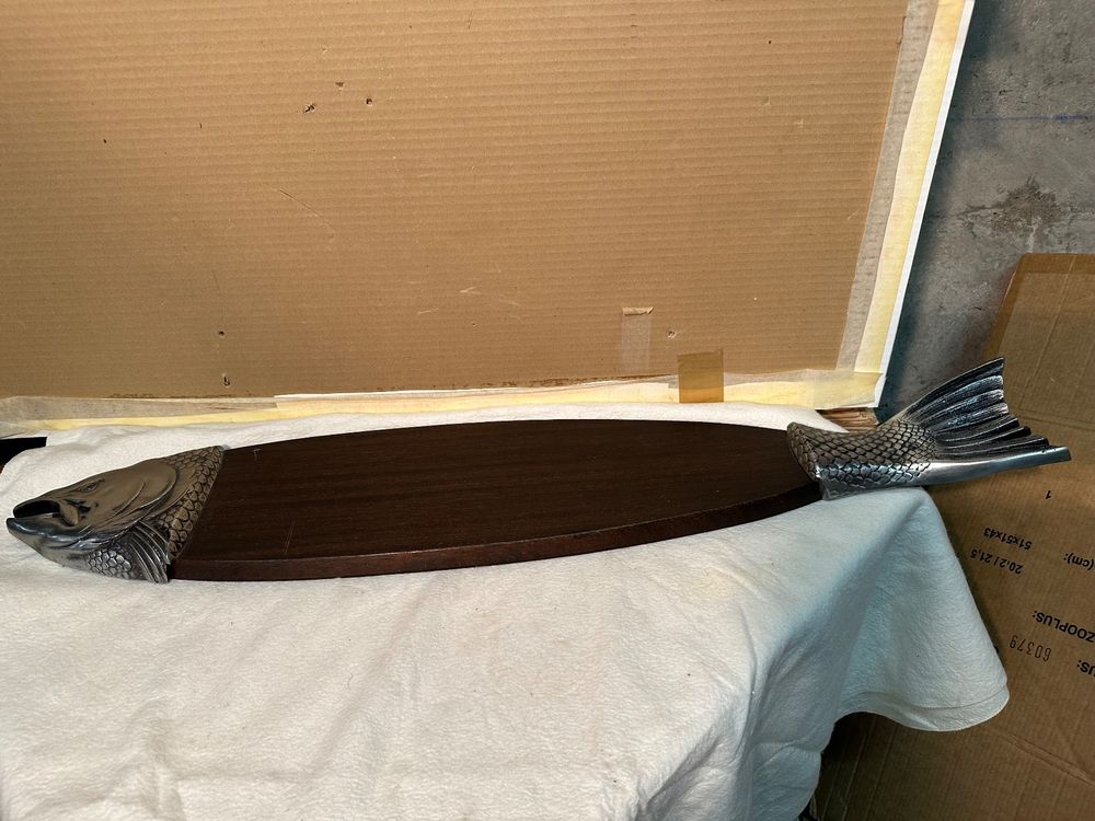 Planche a Decouper le poisson bois et metal argenté (Gebraucht) in ...