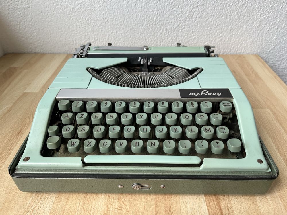 1961 Rooy ultra-portable typewriter (Gebraucht) in Genève für CHF 50 ...