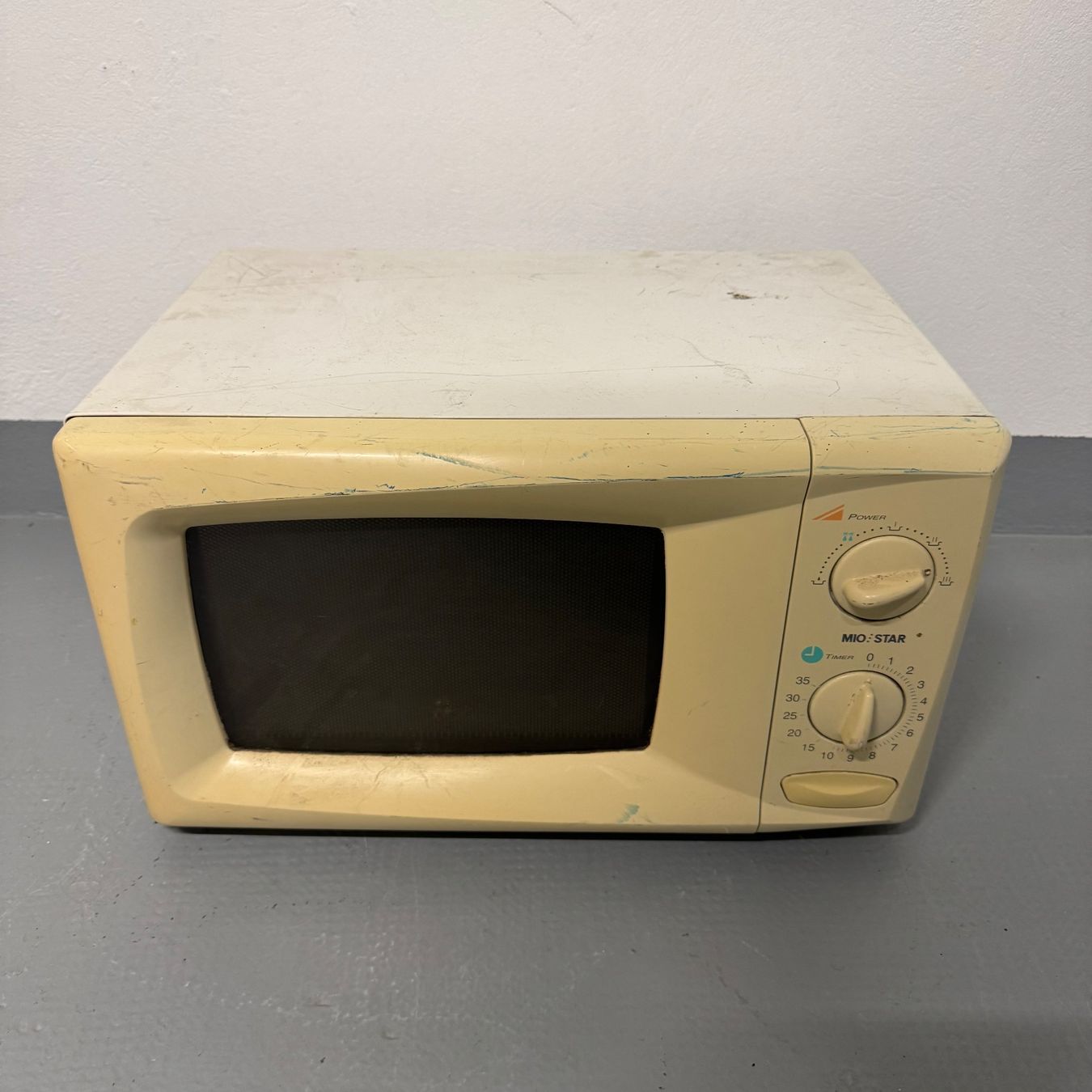 Micro-onde [MIO-STAR] (D'occasion) à La Chaux-de-Fonds pour CHF 5 ...