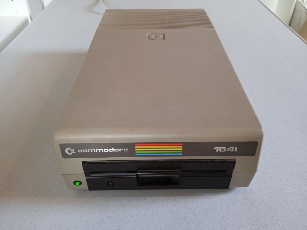 Commodore VC-1541 avec Câble (Défectueux) | Kaufen auf Ricardo
