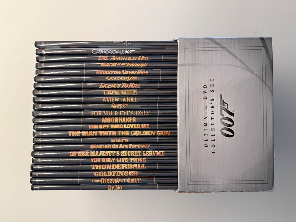 James Bond 007 - Ultimate DVD Collector's Set, Alle 22 Filme (Gebraucht ...