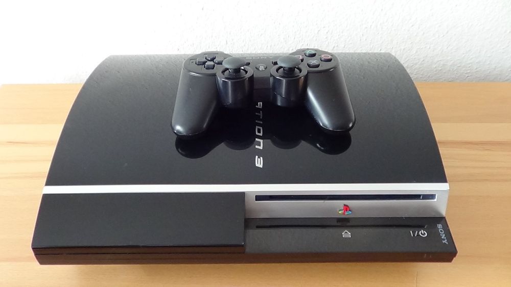 Sony PS3 Fat 40 GB 1 Controller 2 Games | Kaufen auf Ricardo