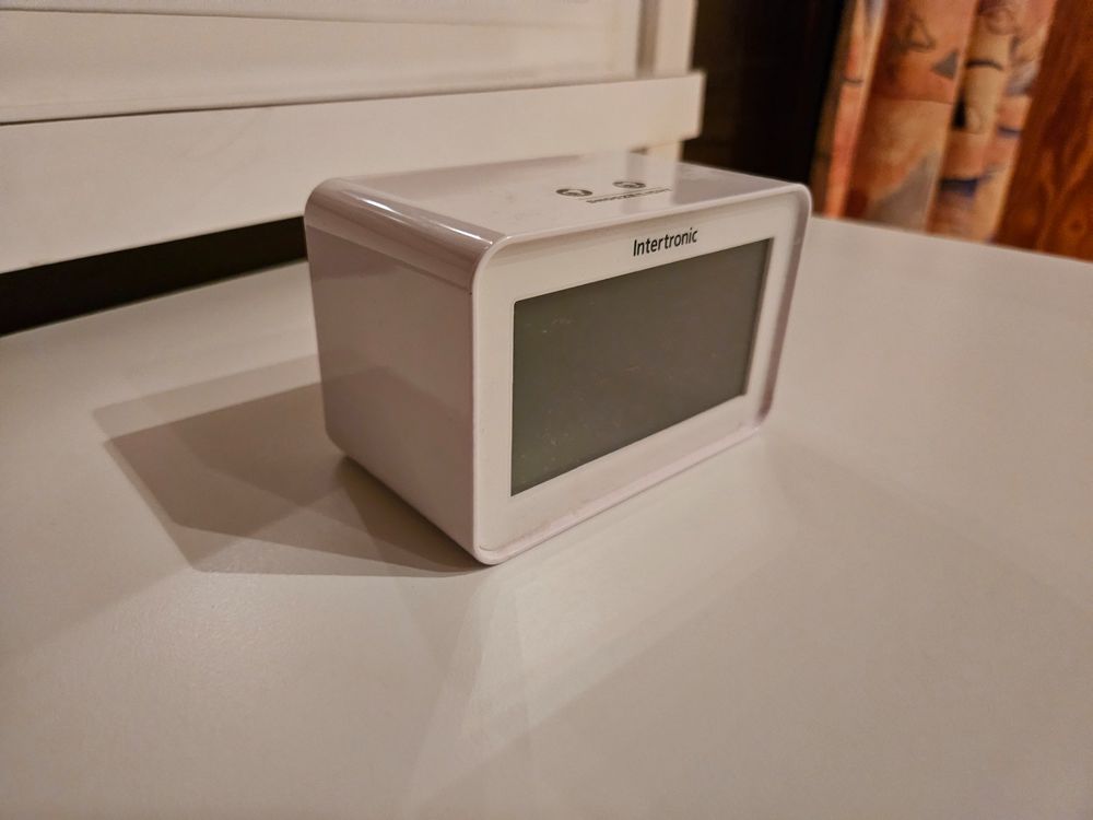 Intertronic Wecker Digitaluhr weiss (Gebraucht) in Winterthur für CHF 5 ...