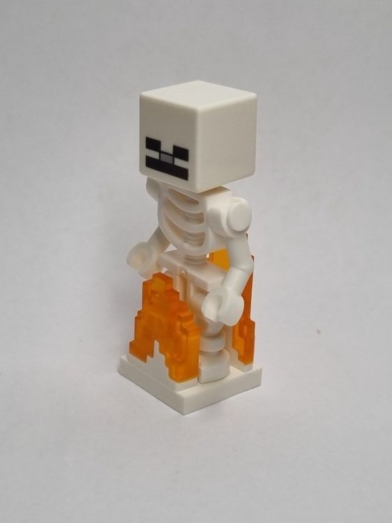 LEGO Minecraft min011 Skeleton with Cube Skull on Fire (Neu (gemäss ...